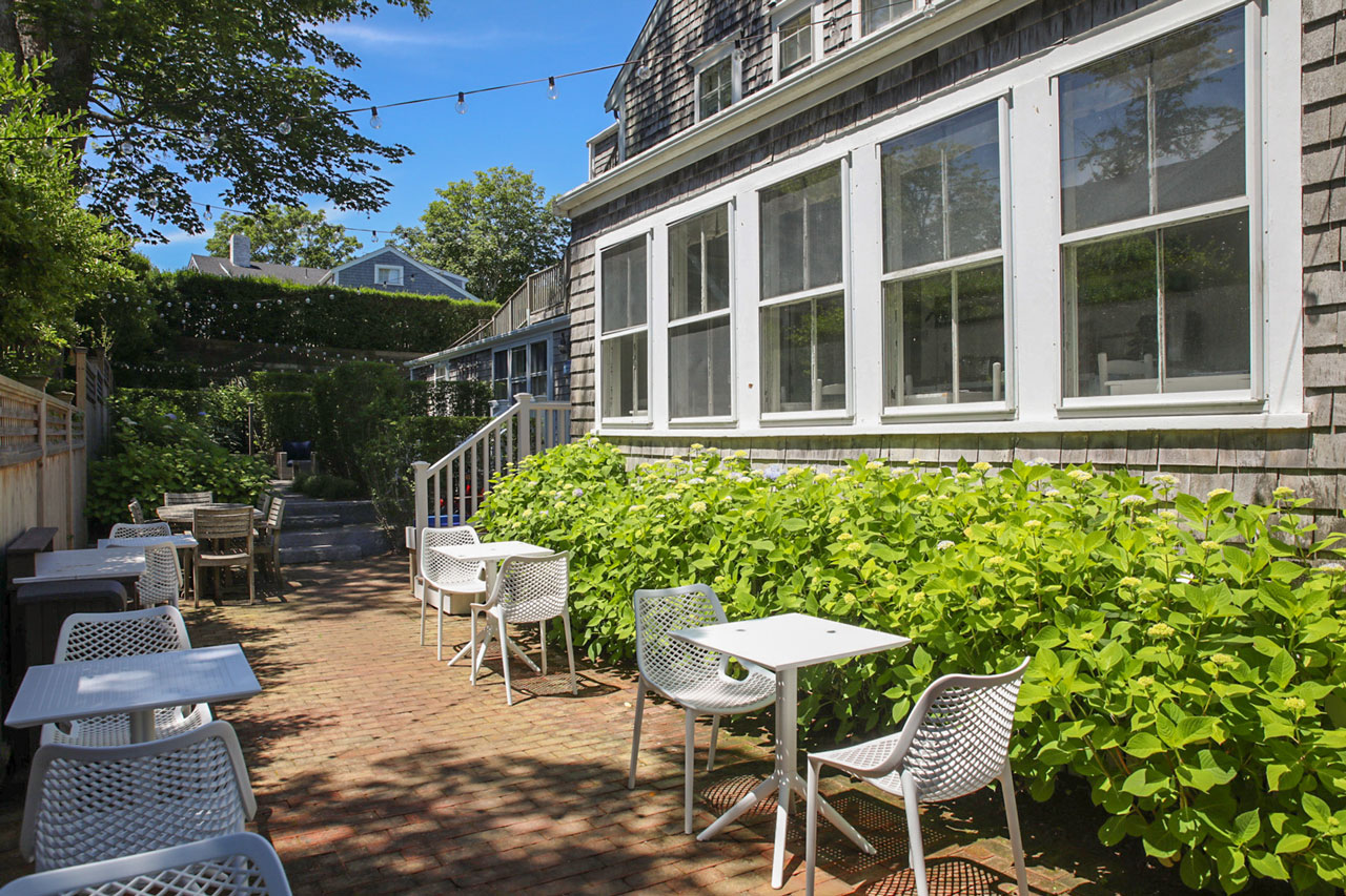 Carlisle House Inn | Gardens