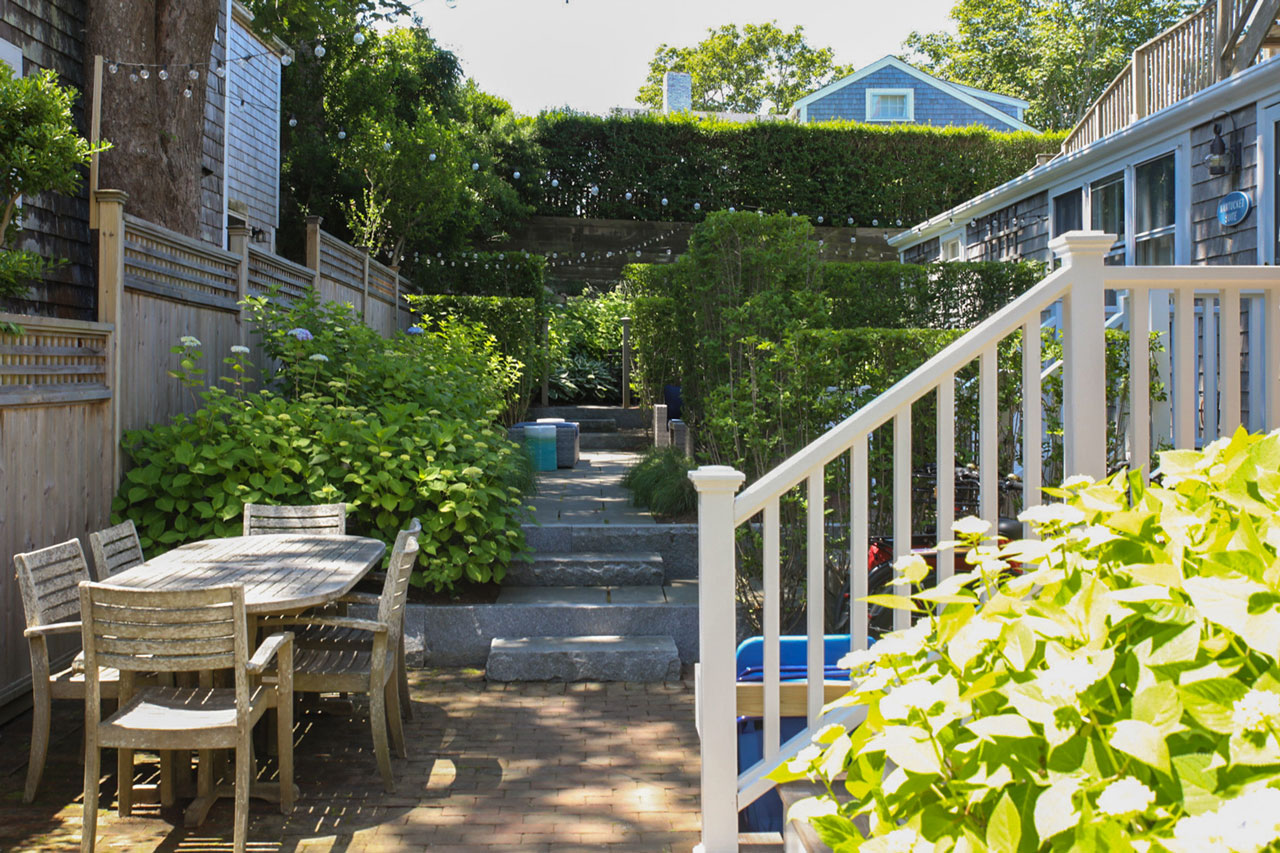 Carlisle House Inn | Gardens