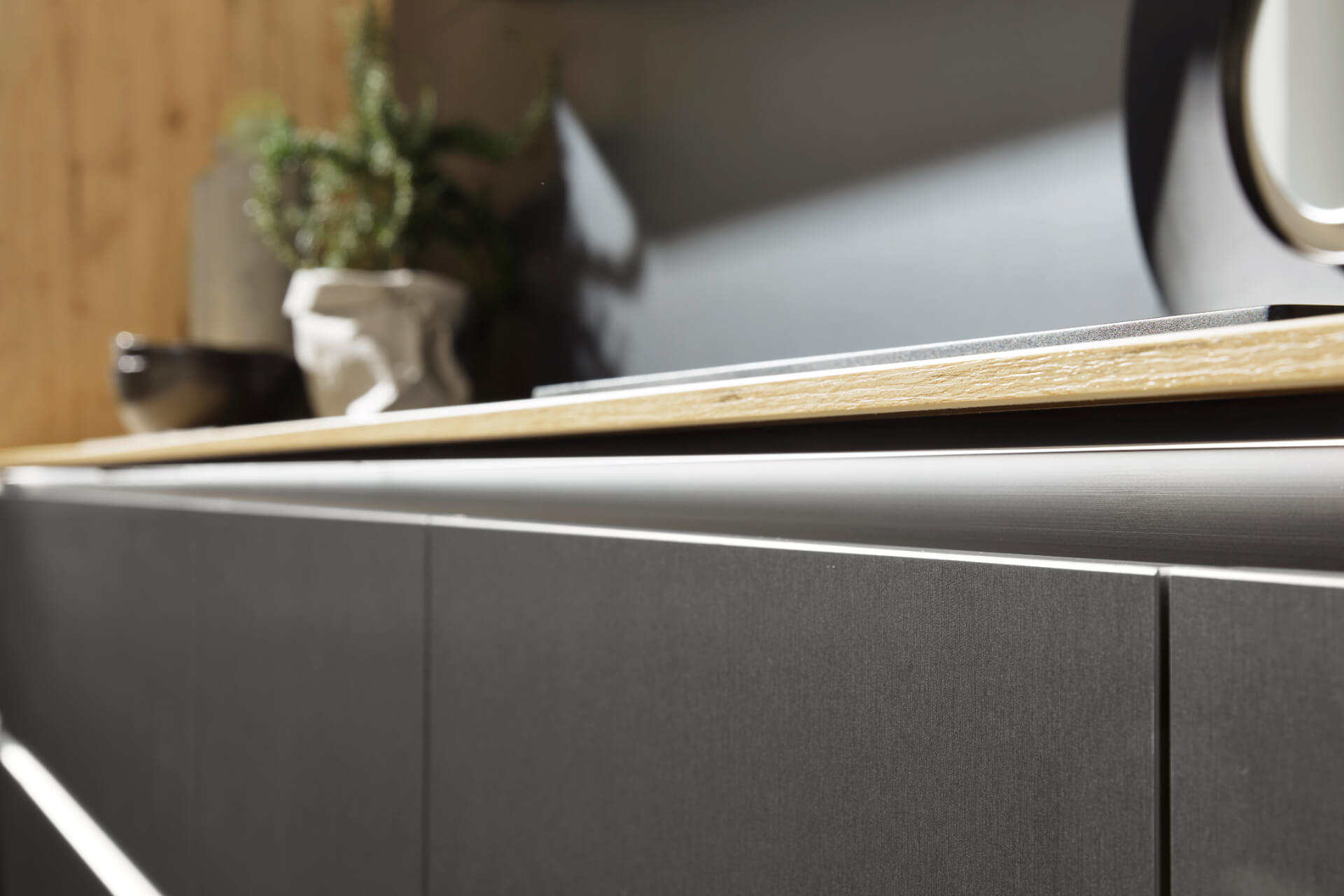 Tavola Kitchen Fitting - MB Kitchens & Bathrooms