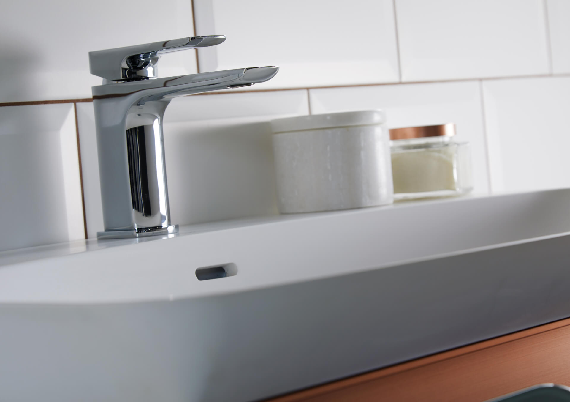Lustre Bathroom Fitting - MB Kitchens & Bathrooms