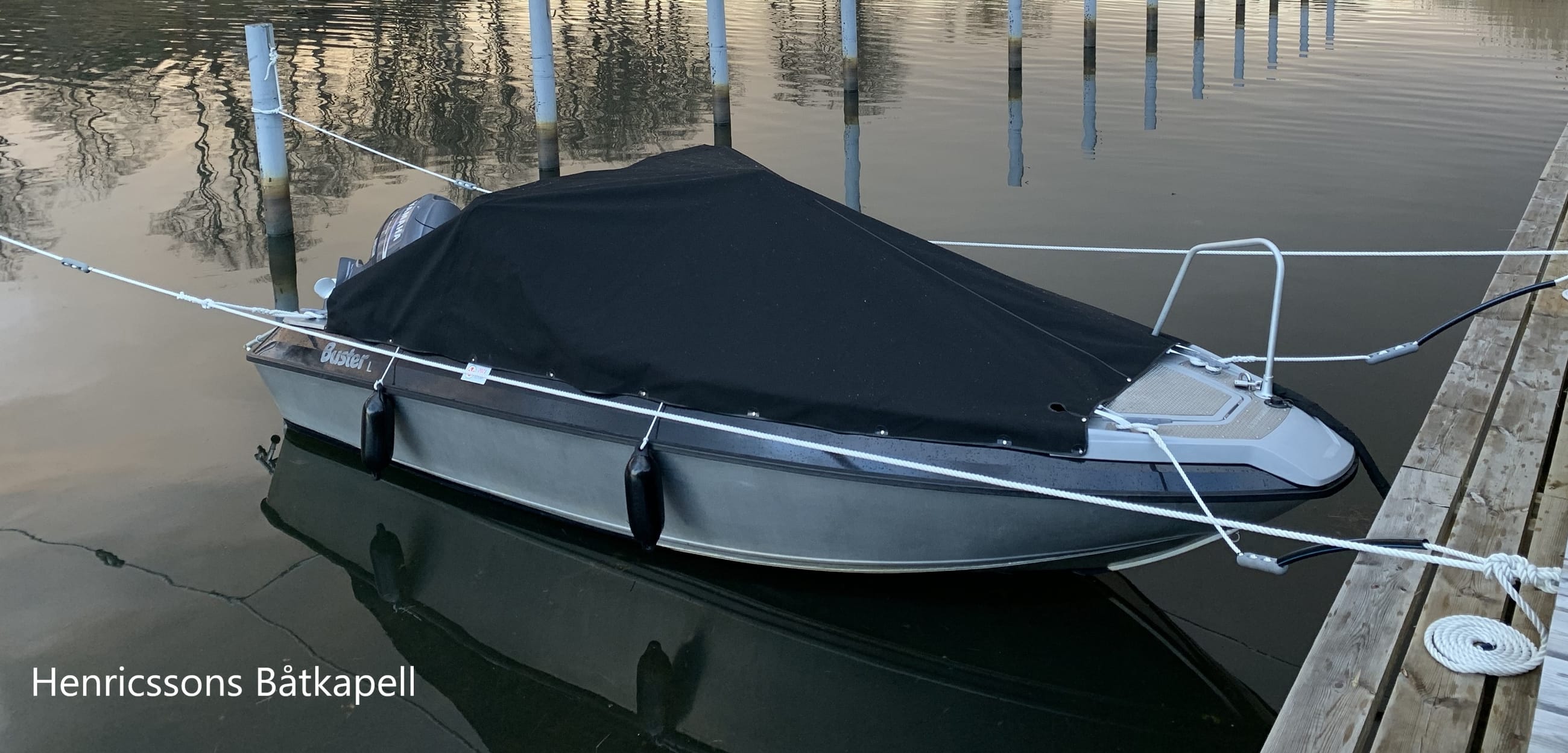 Buster L 2-pulpet 2010-2015 hamnkapell - Henricssons Båtkapell