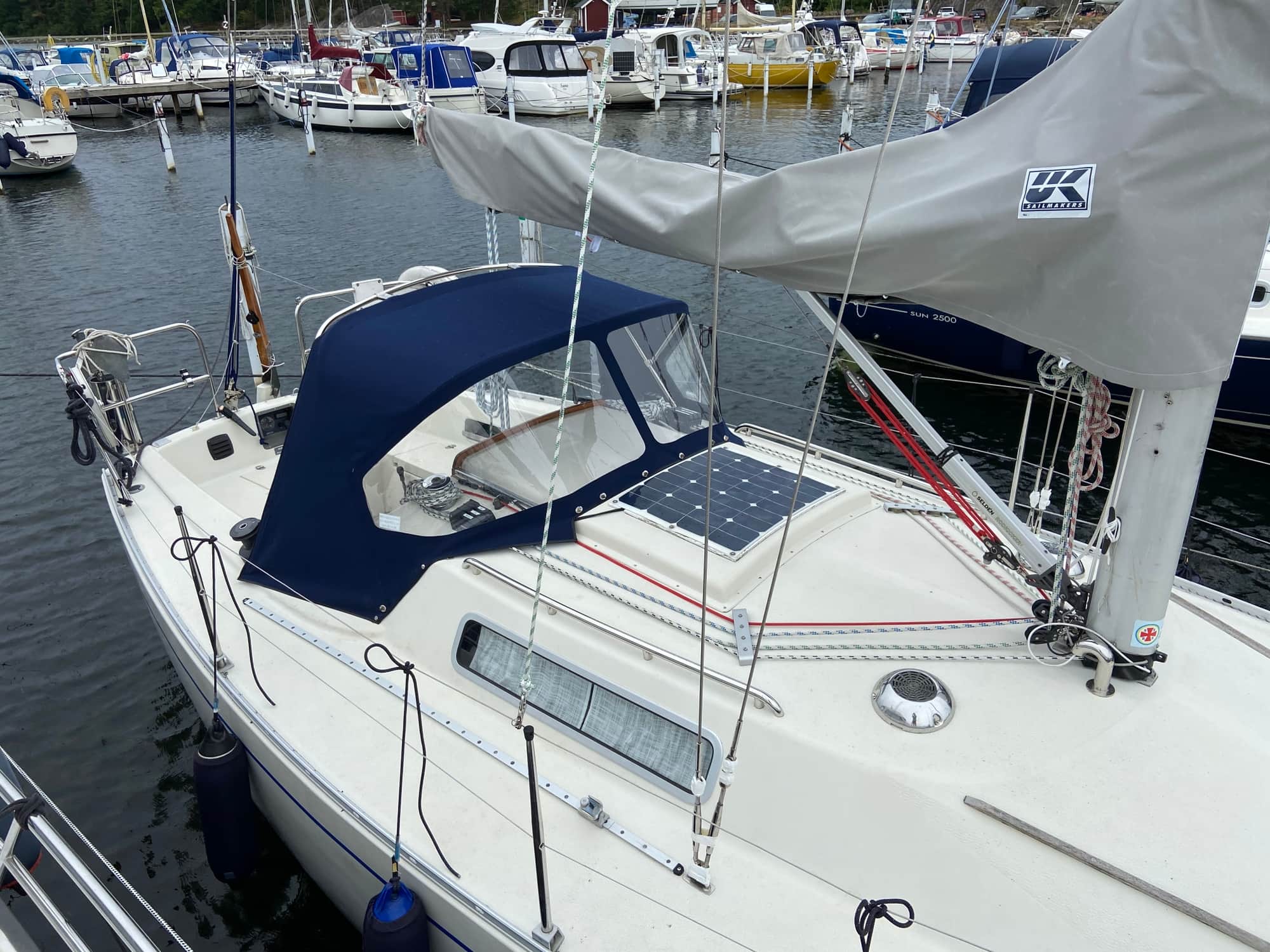 Albin Cumulus sprayhood på 22mm bågar - Henricssons Båtkapell