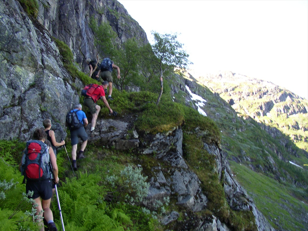 Pilgrim path - Hikes - Glacier Road