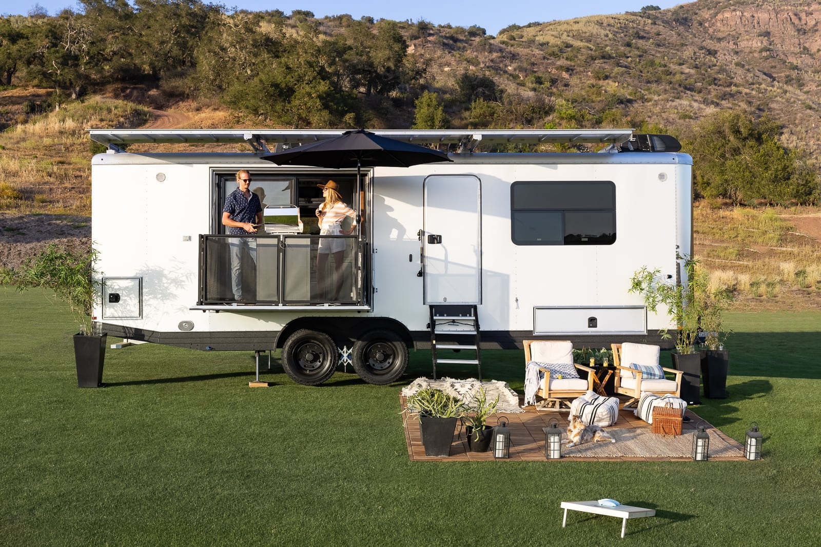 The 10 Benefits to Living In a Travel Trailer Full-Time