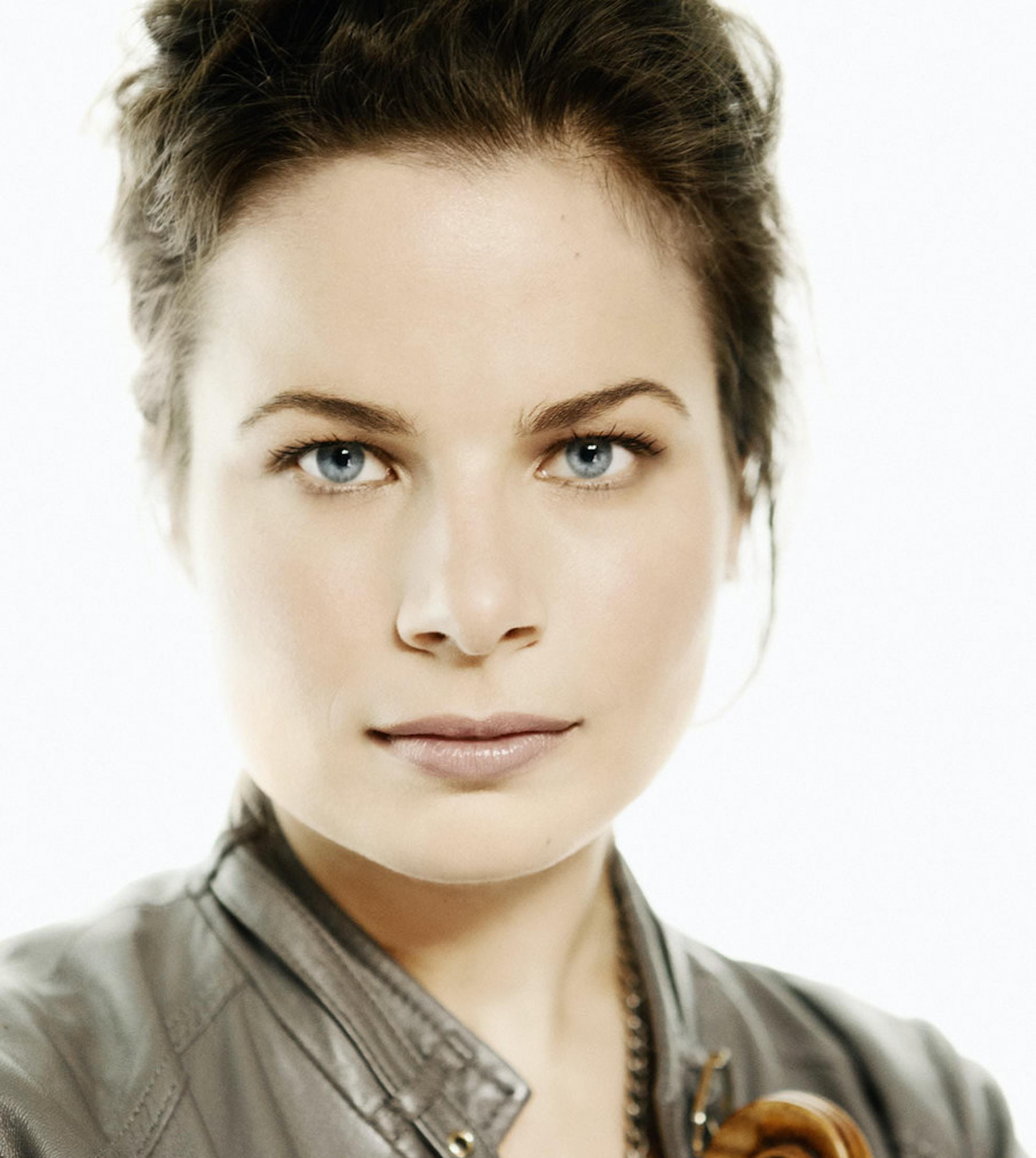 Bella plays an encore recital to applause and acclaim in New York’s ...