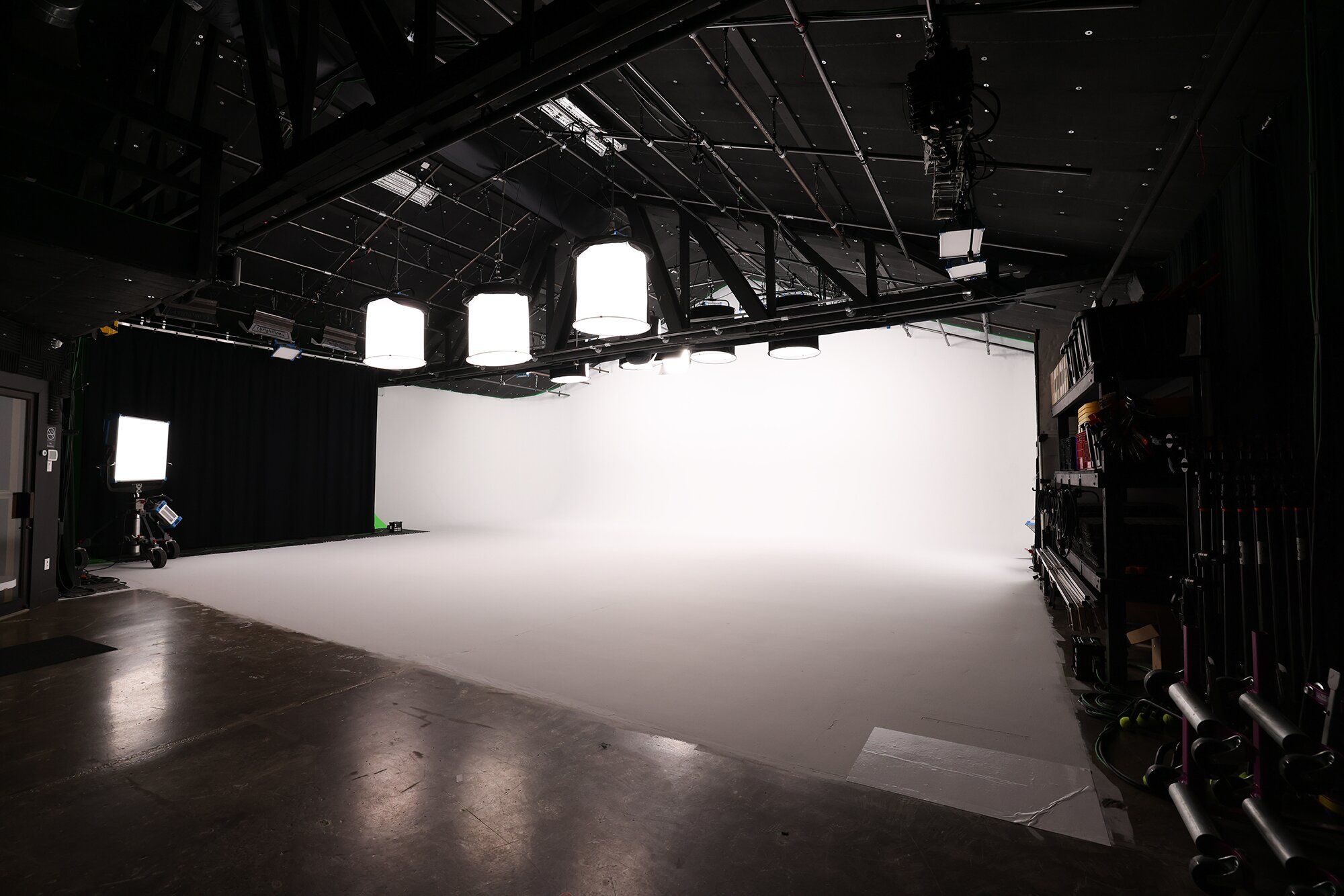 Creative House Studios | Rent Photo & Video Production Studio