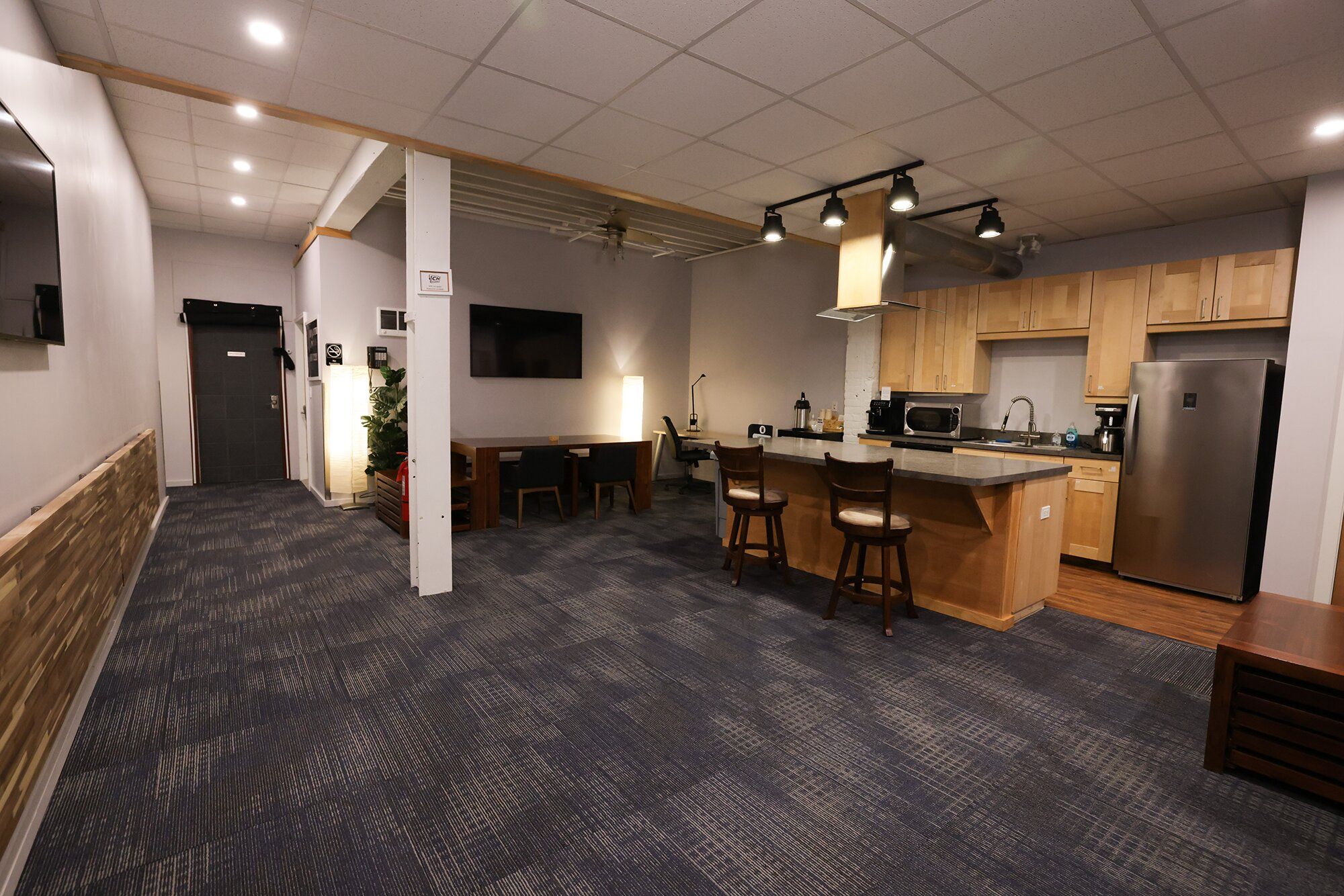 Creative House Studios | Rent Photo & Video Production Studio