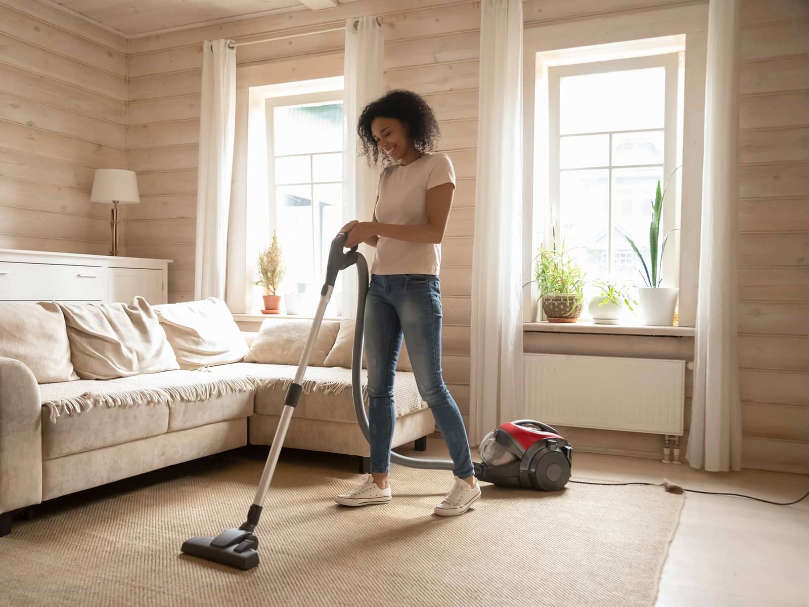 Richtig staubsaugen – die besten Tipps für reine Böden | Conveclean