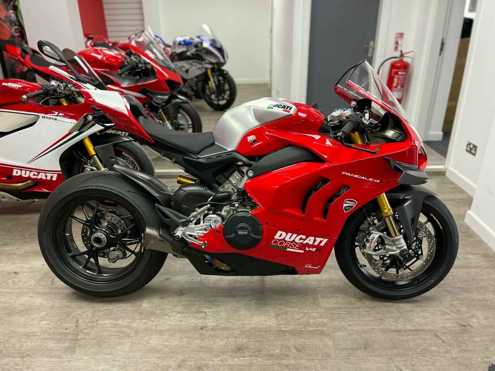 DUCATI PANIGALE V4 R V4R 2019 CORSE RACE TRACK BIKE AKRAPOVIC RIZOMA Ducati