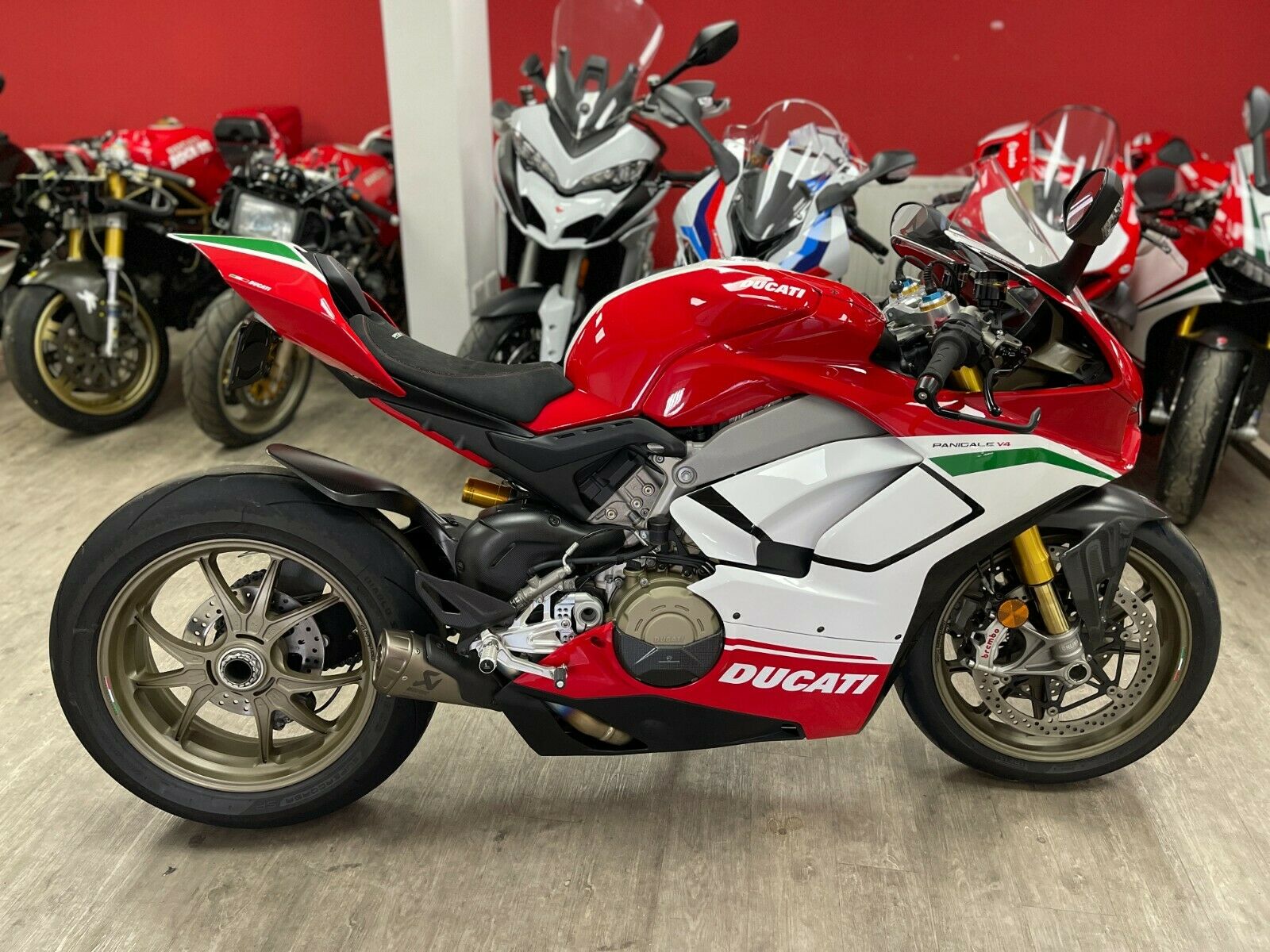 2018 DUCATI PANIGALE V4 SPECIALE MAGNESIUM 1600 MILES 12 Months ...