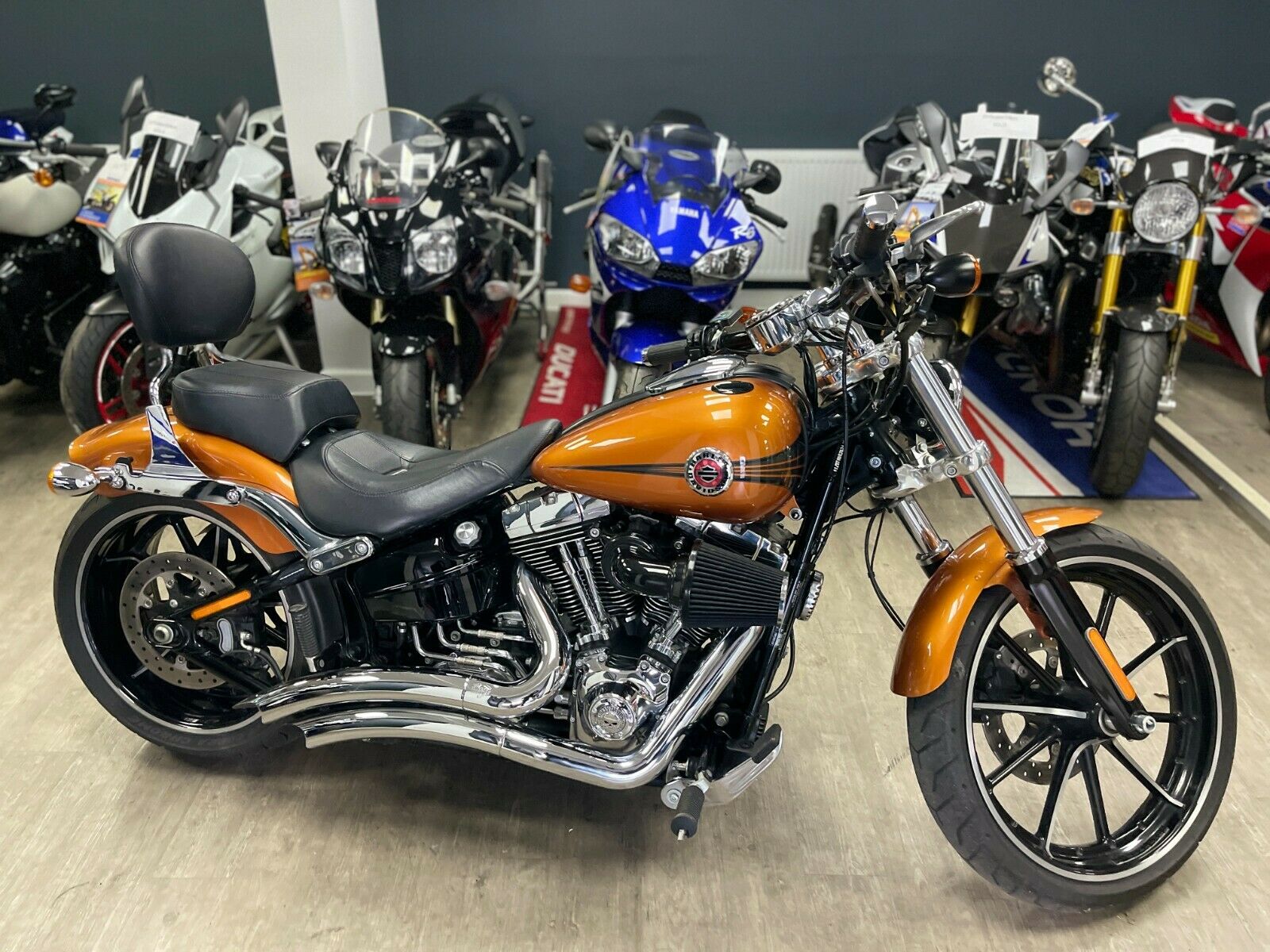 Harley-Davidson FXSB 103 BREAKOUT 1690 14 Softail 5200 Miles Screaming ...