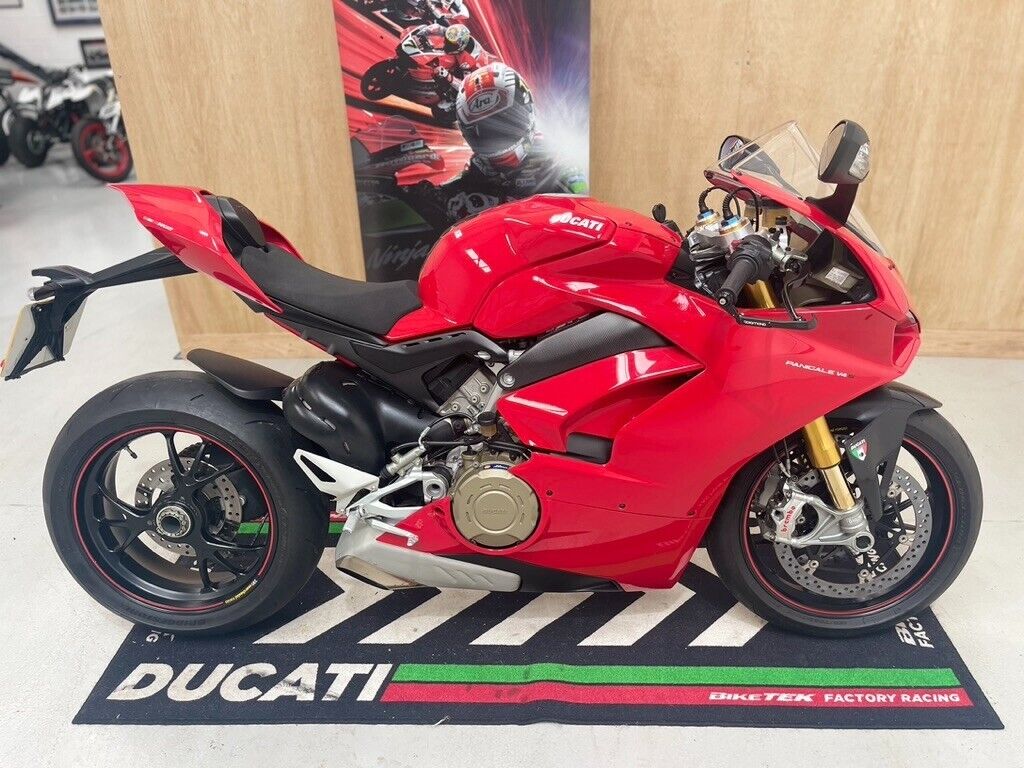 Ducati PANIGALE V4S V4 S FMDSH EXCELLENT CONDITION 2900 Miles Tracker ...