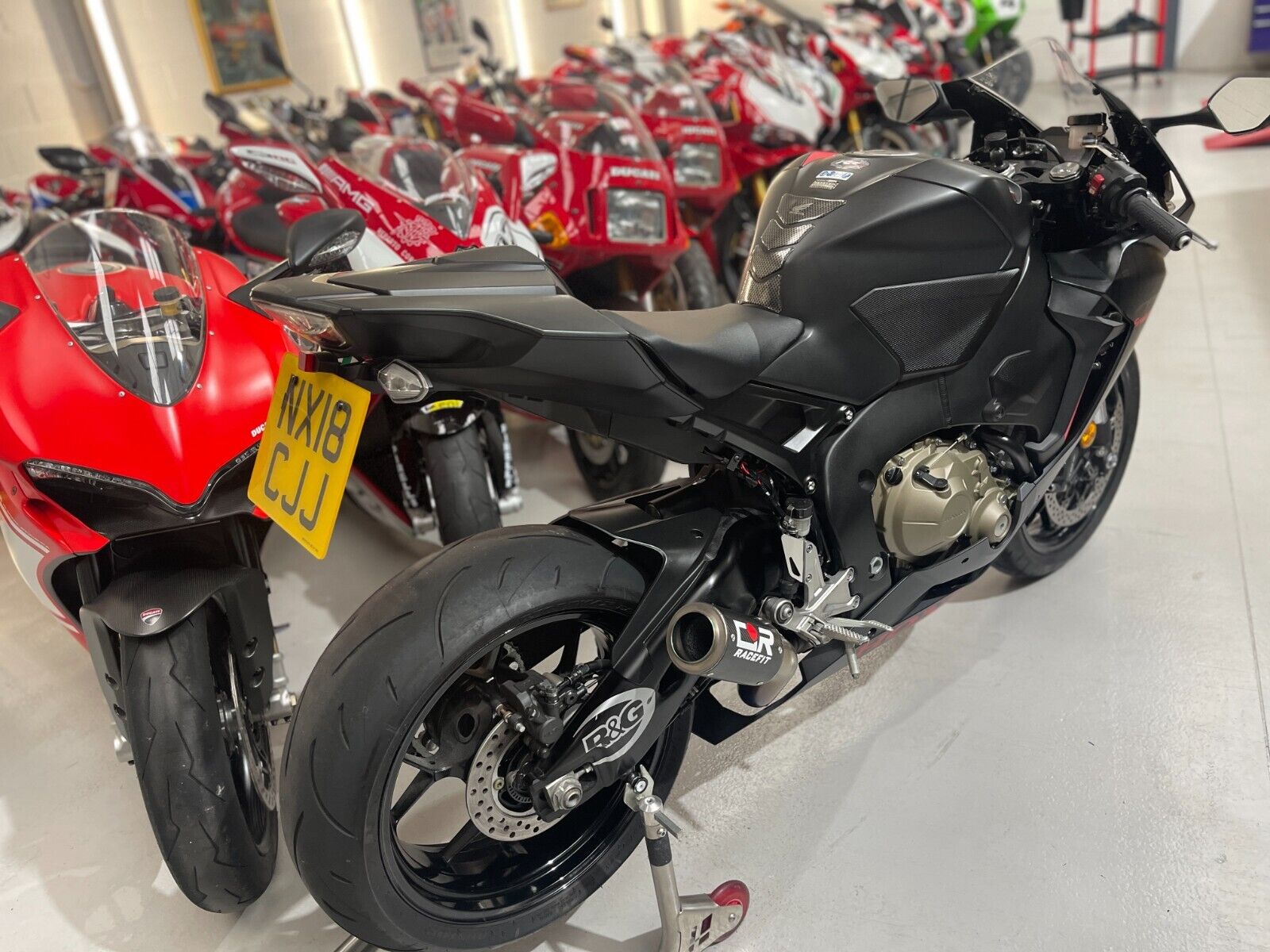 2018 HONDA CBR1000RR FIREBLADE BLACK SUPER SPORTS 2 OWNER 4300 MILES PX ...