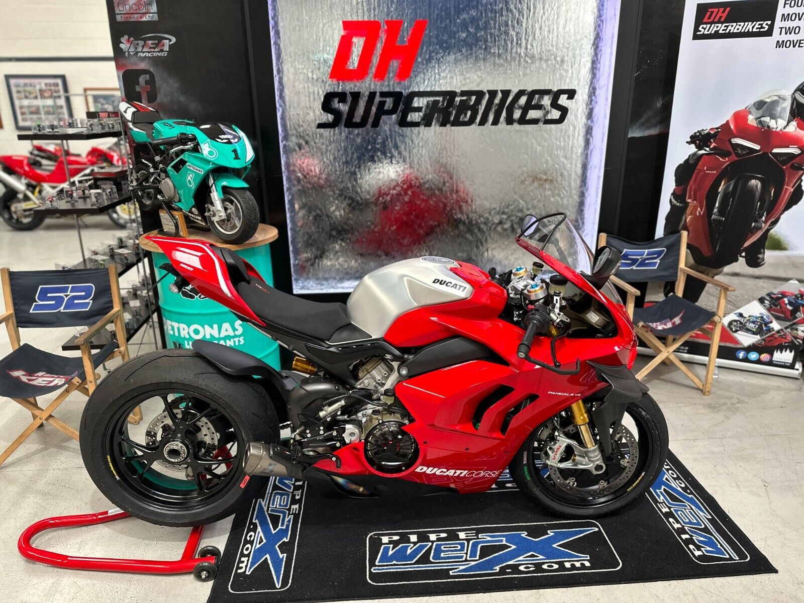 Ducati PANIGALE V4R V4 R 2019 1500 MILES AKRAPOVIC CARBON PERFORMANCE ...