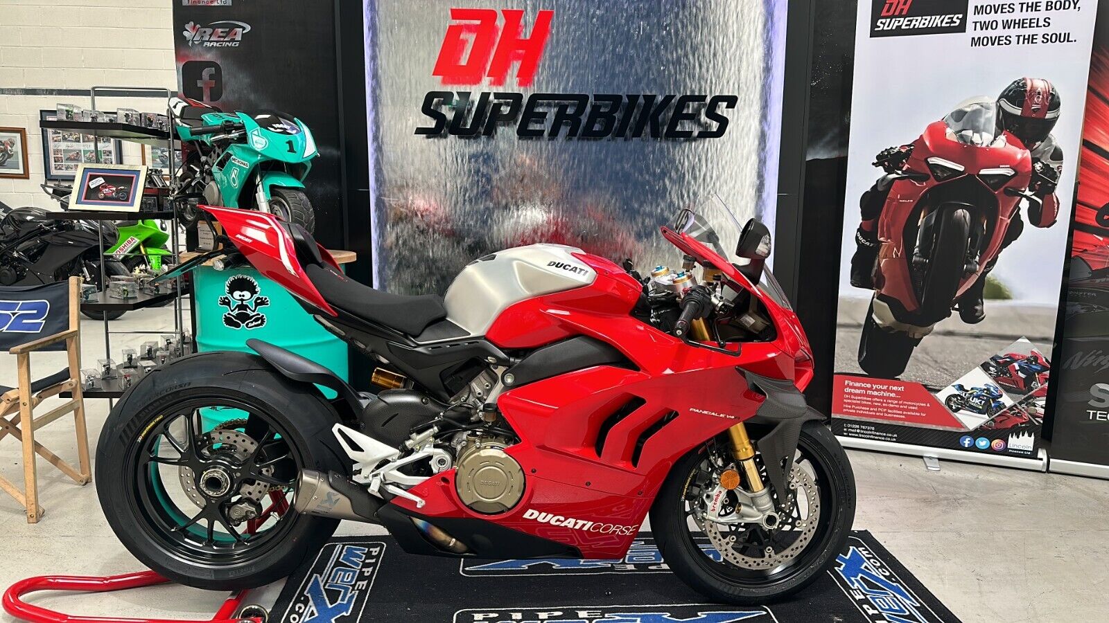 2019 DUCATI PANIGALE V4R V4 R 2019 4700 MILES AKRAPOVIC CARBON ...