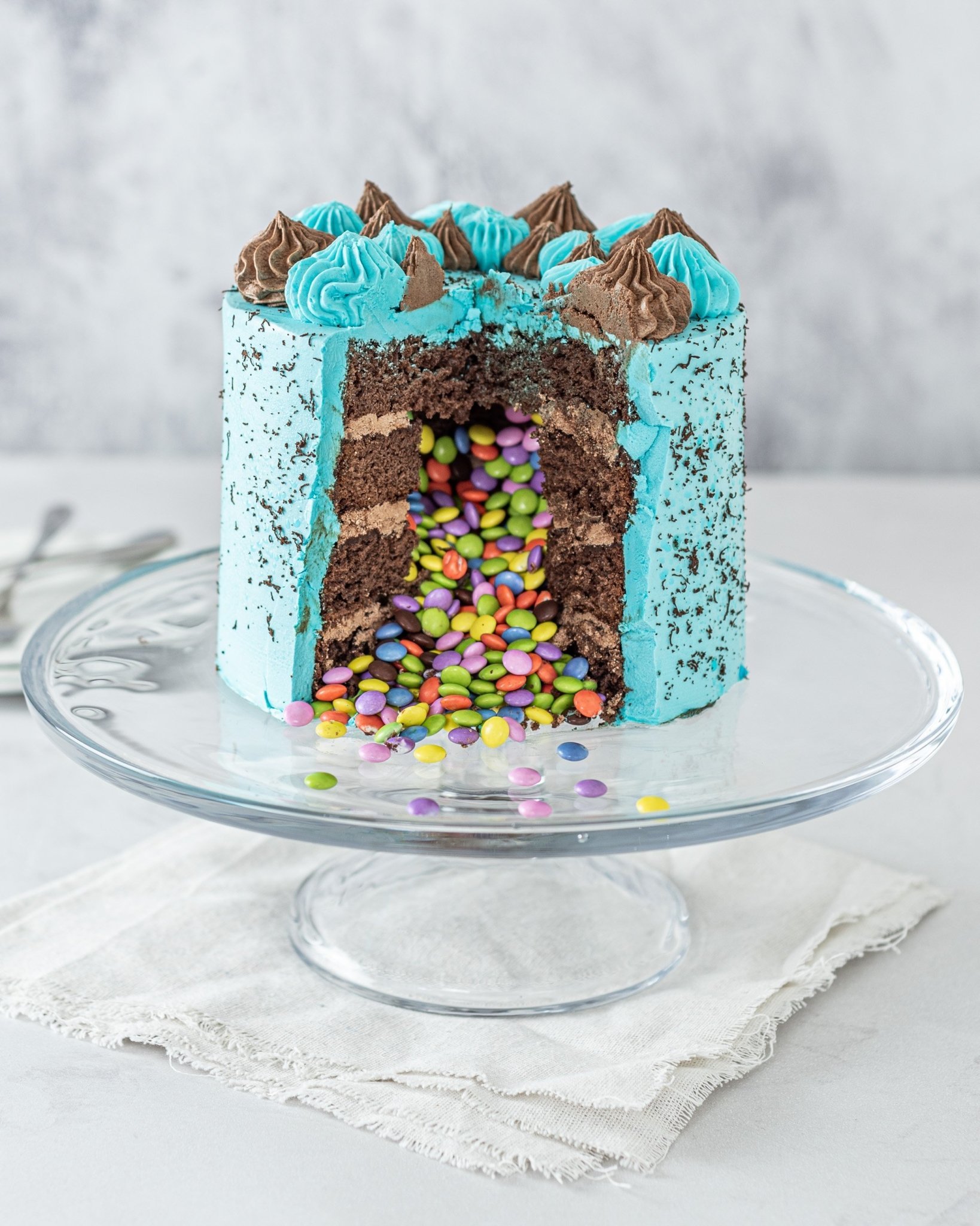 Hello Chocolate | Piñata Cake Blue