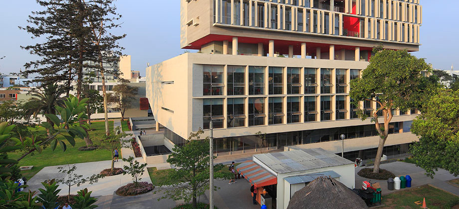 Presentación QLAB | PUCP