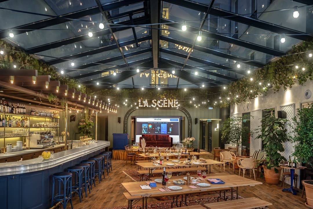 Chouchou Hotel Paris : Marché, Bar Guinguette, Hôtel et Bains