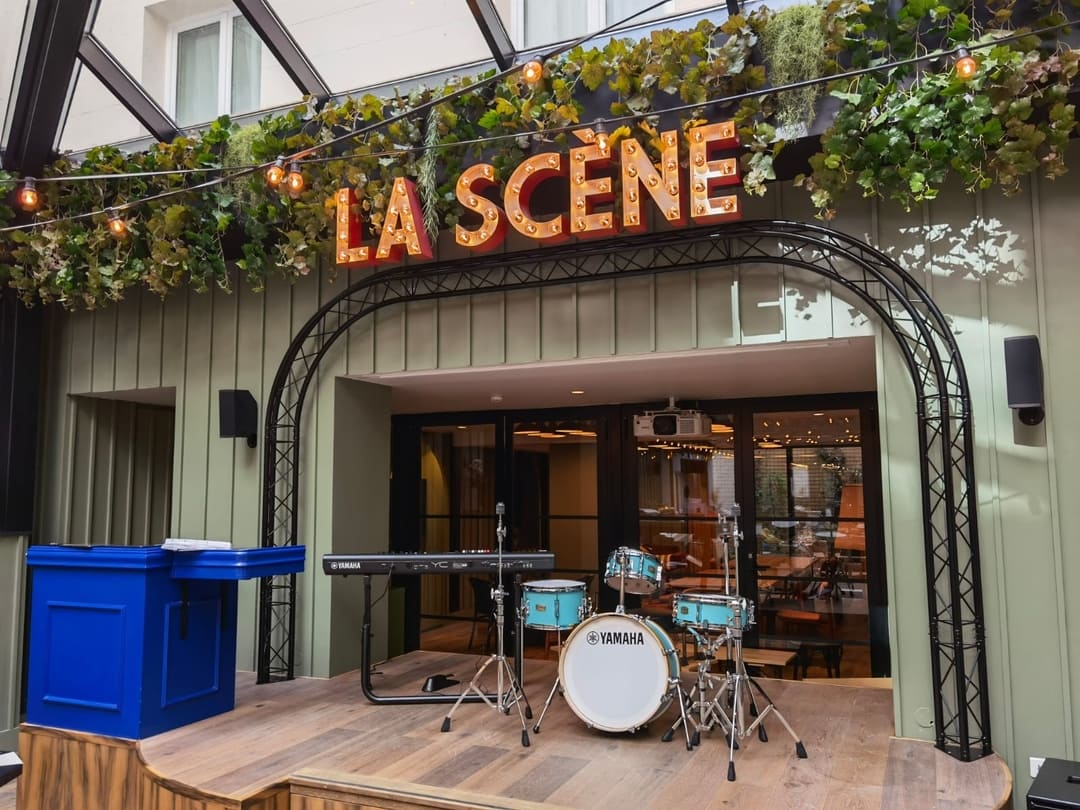 Chouchou Hotel Paris : Marché, Bar Guinguette, Hôtel et Bains