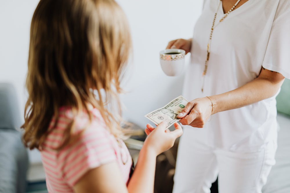 The Pros and Cons of Giving Your Child Money Allowance