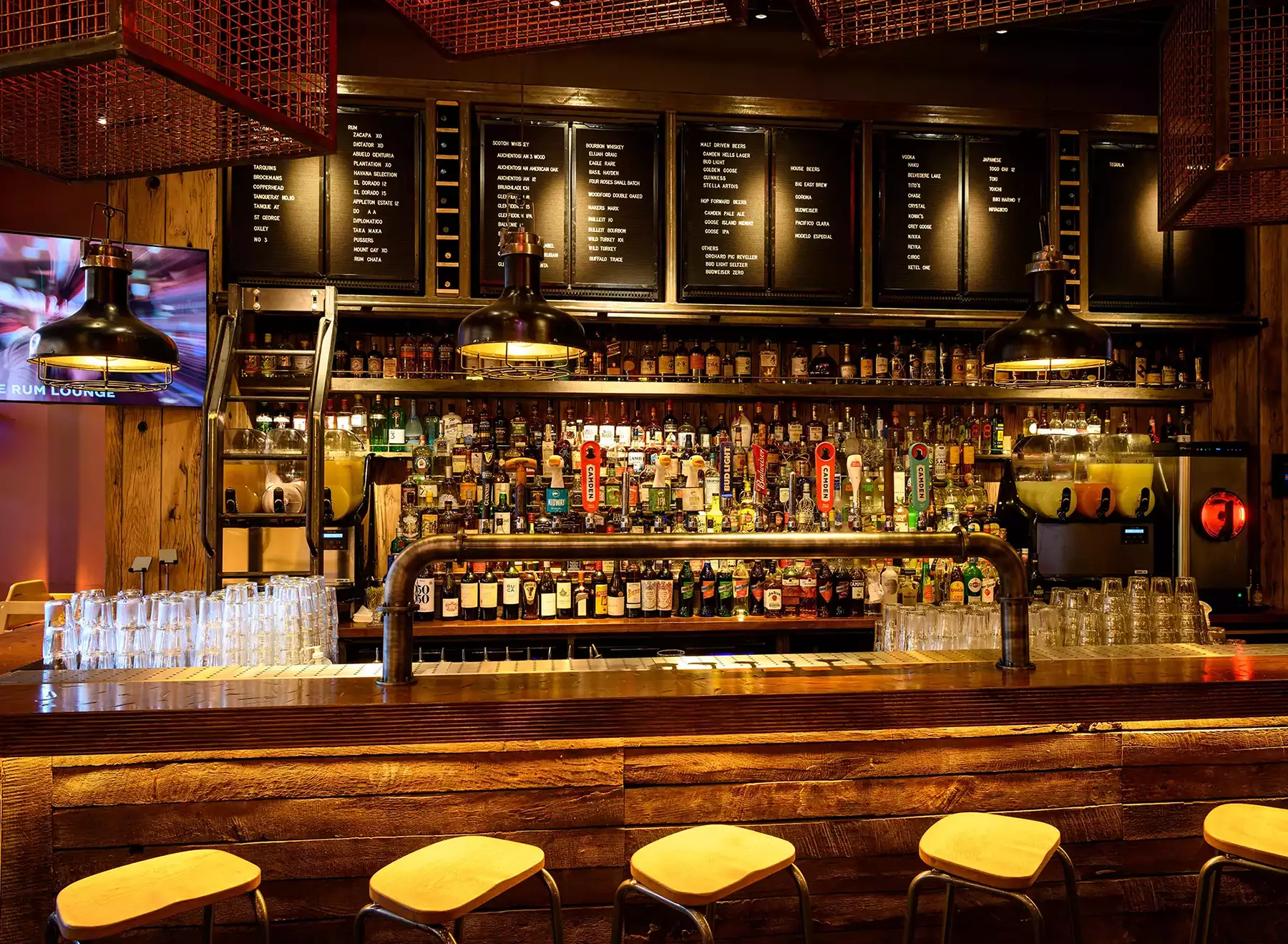 Big Easy | Bar.B.Q & Crabshack | Bluewater