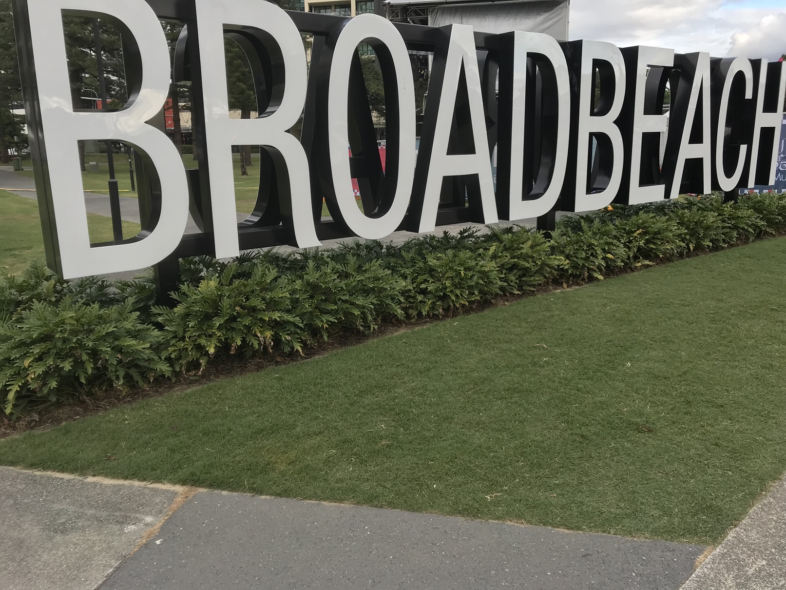 Broadbeach Tourist Sign | HG Turf