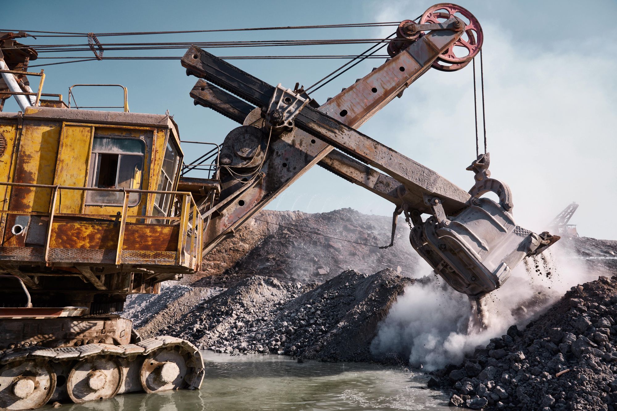 What is a Dragline Excavator and What is it Used For?