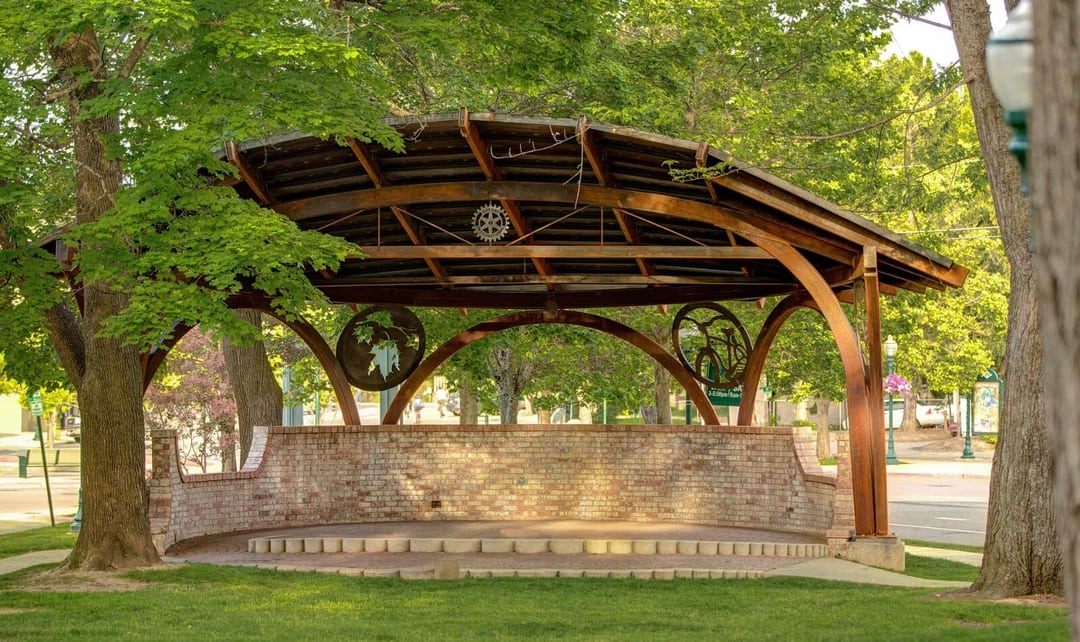 FARMIN PARK BANDSHELL – Mountain Architects – Hendricks Architecture