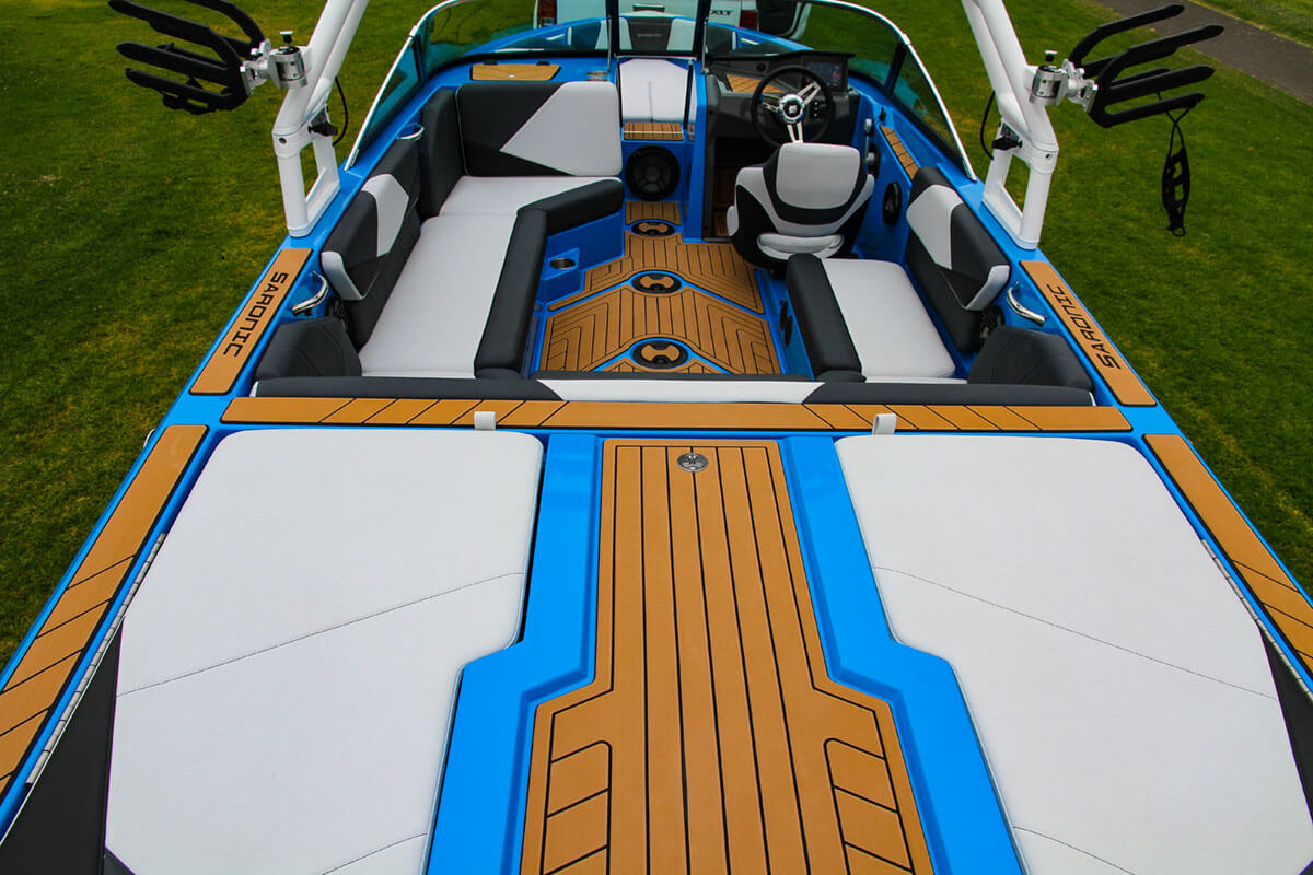 Saronic Boats | Wakeboarding, Wakesurfing and Wakeskating Boats