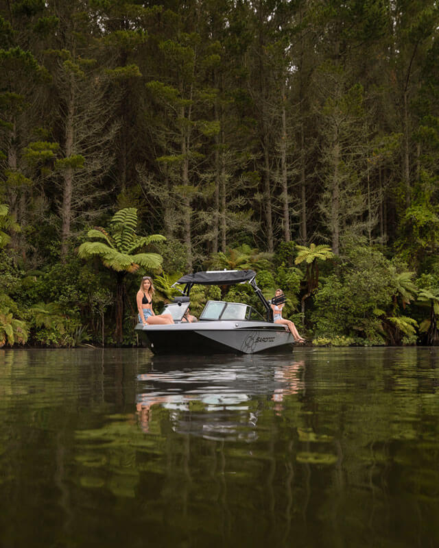 Saronic Boats | Wakeboarding, Wakesurfing and Wakeskating Boats