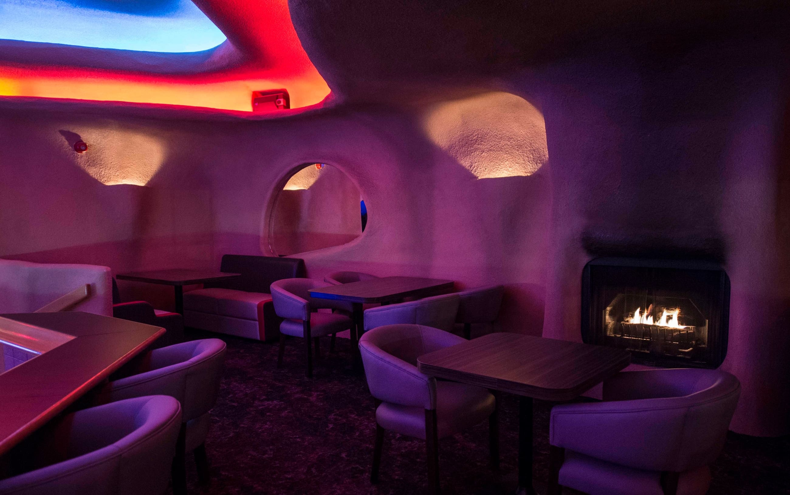 The Lounge | The Cave Restaurant