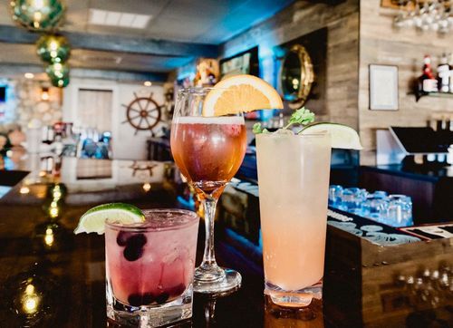 Menus - Shipwrecked - American style Seafood and sushi restaurant in ...