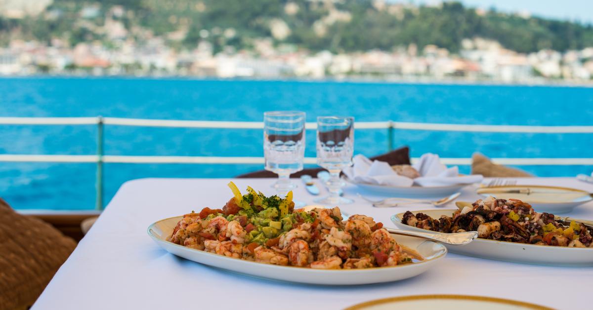 Best Houseboat Food | LakeWizard