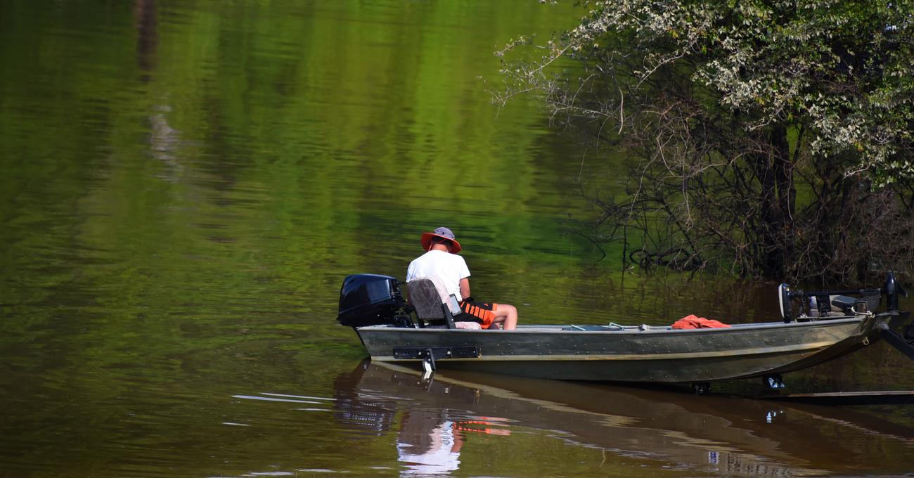 What Size Outboard Motor Do I Need For A 16 Foot Boat?