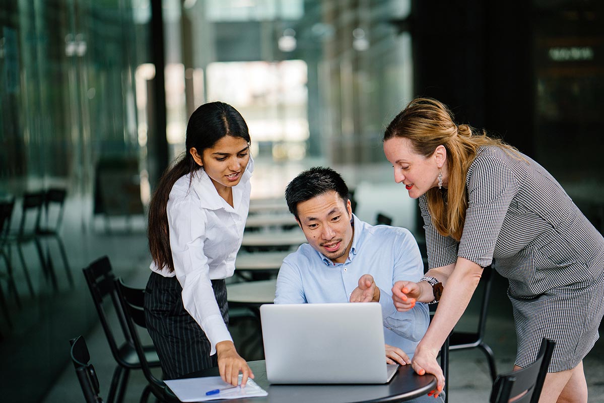 MetaSpark - How Do Leaders Improve Team Dynamics? 4 Examples