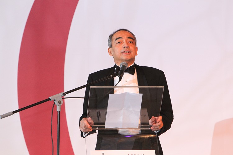 About Me | Nazir Razak