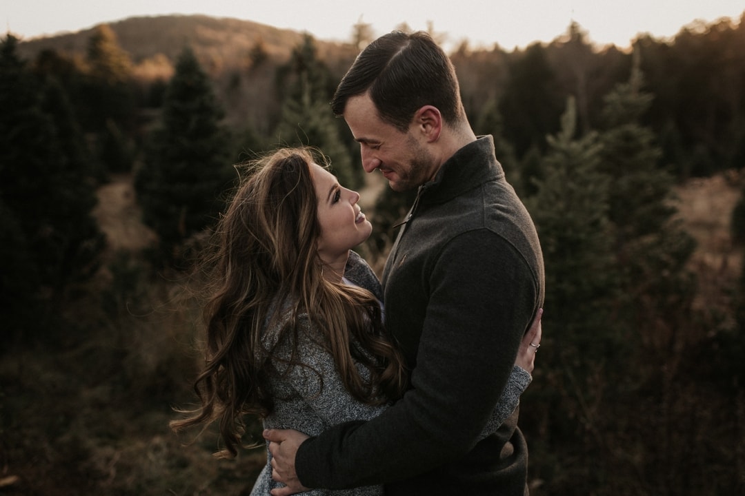 April and Ryan's Christmas Tree Farm Engagement Session — Nicole Nero ...