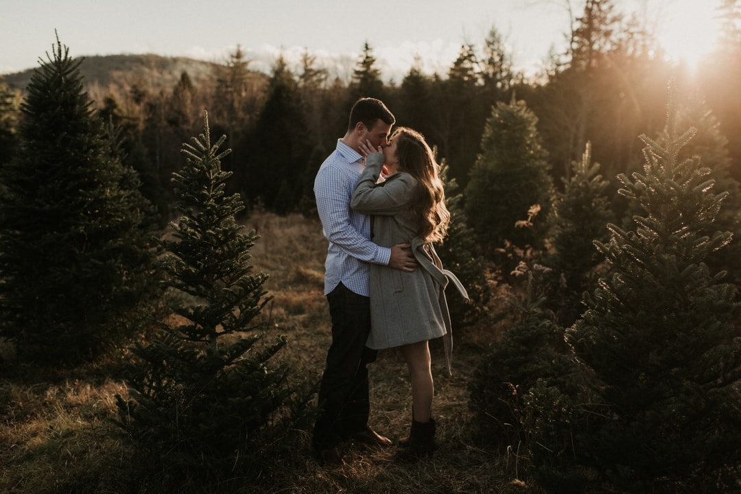 April and Ryan's Christmas Tree Farm Engagement Session — Nicole Nero ...