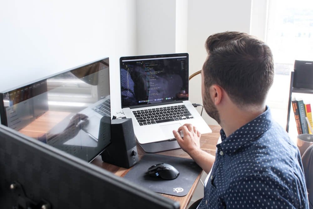 Como funciona uma consultoria em TI para pequenas empresas?