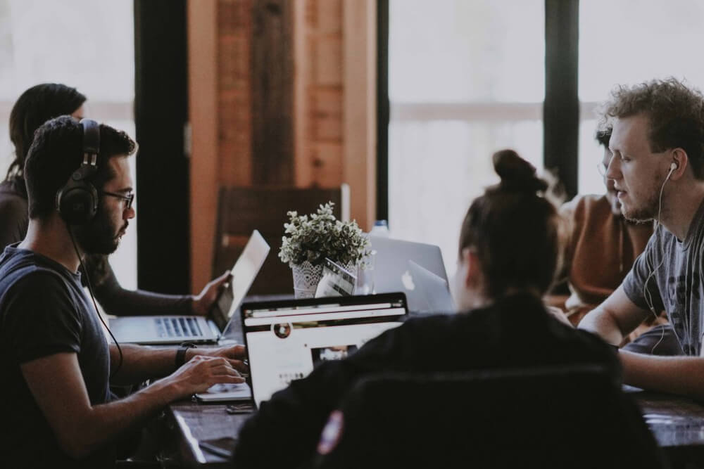 O que é field service de TI? Como contratar + vantagens