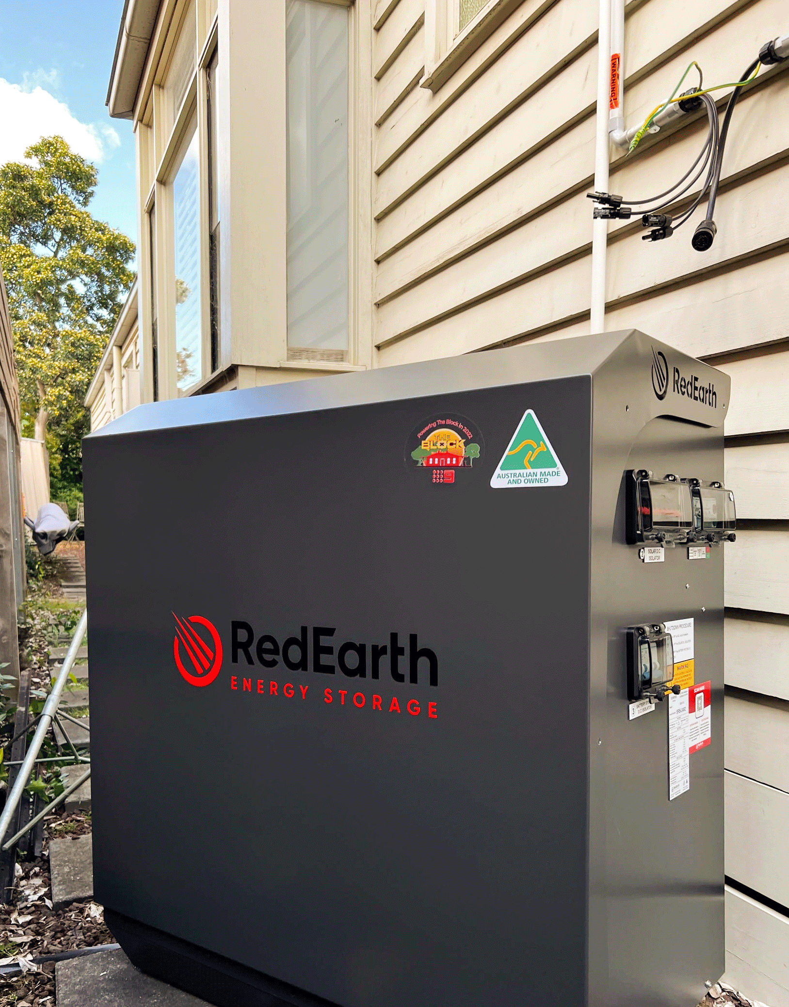 More Victorians rushing to solar batteries in fight against rising ...