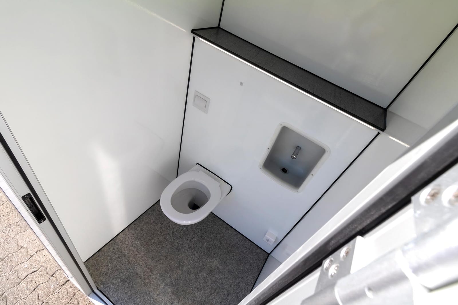 Bricktoilet
