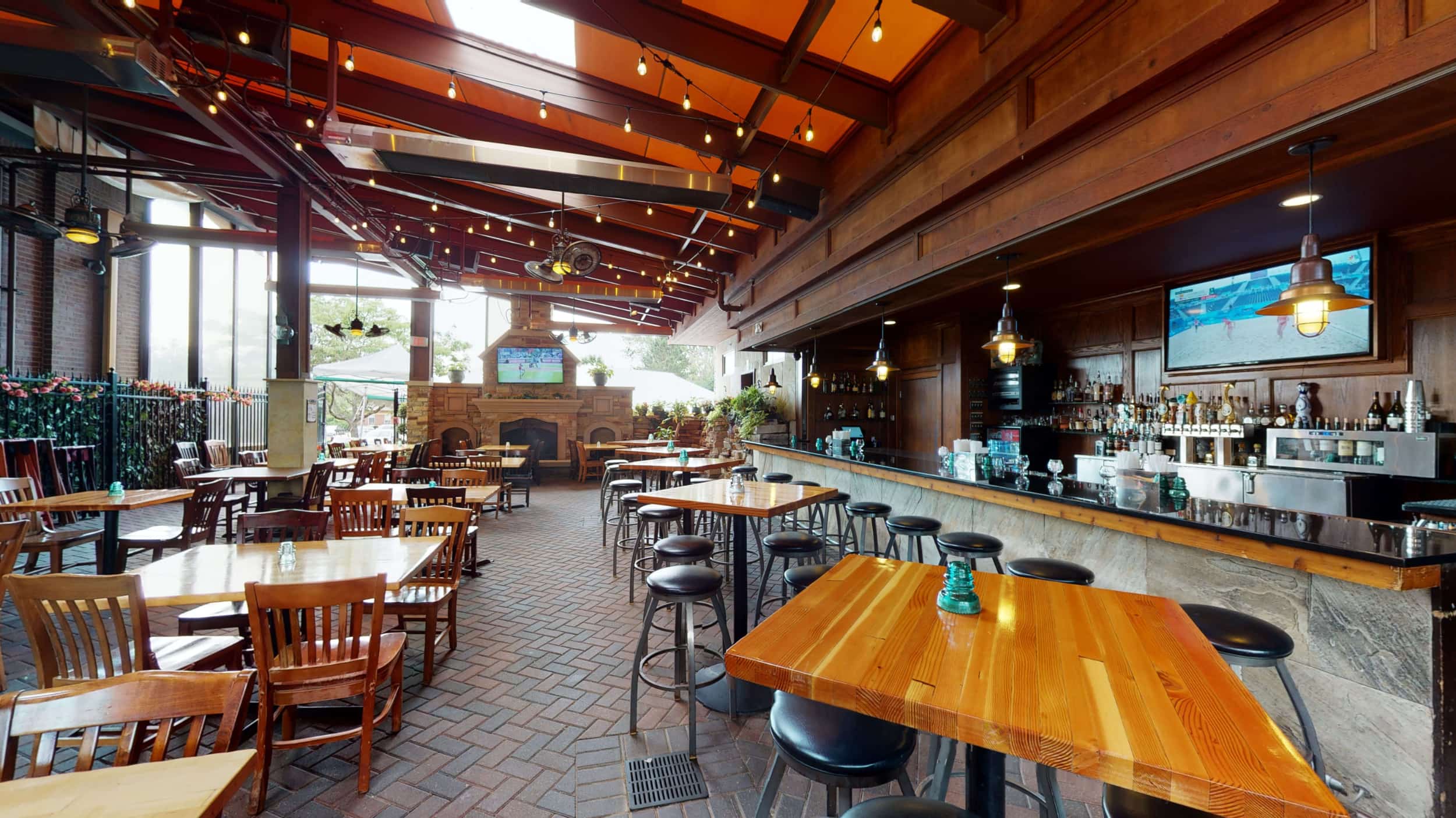 Book Your Party at Beelow's Steakhouse | Book Yours!