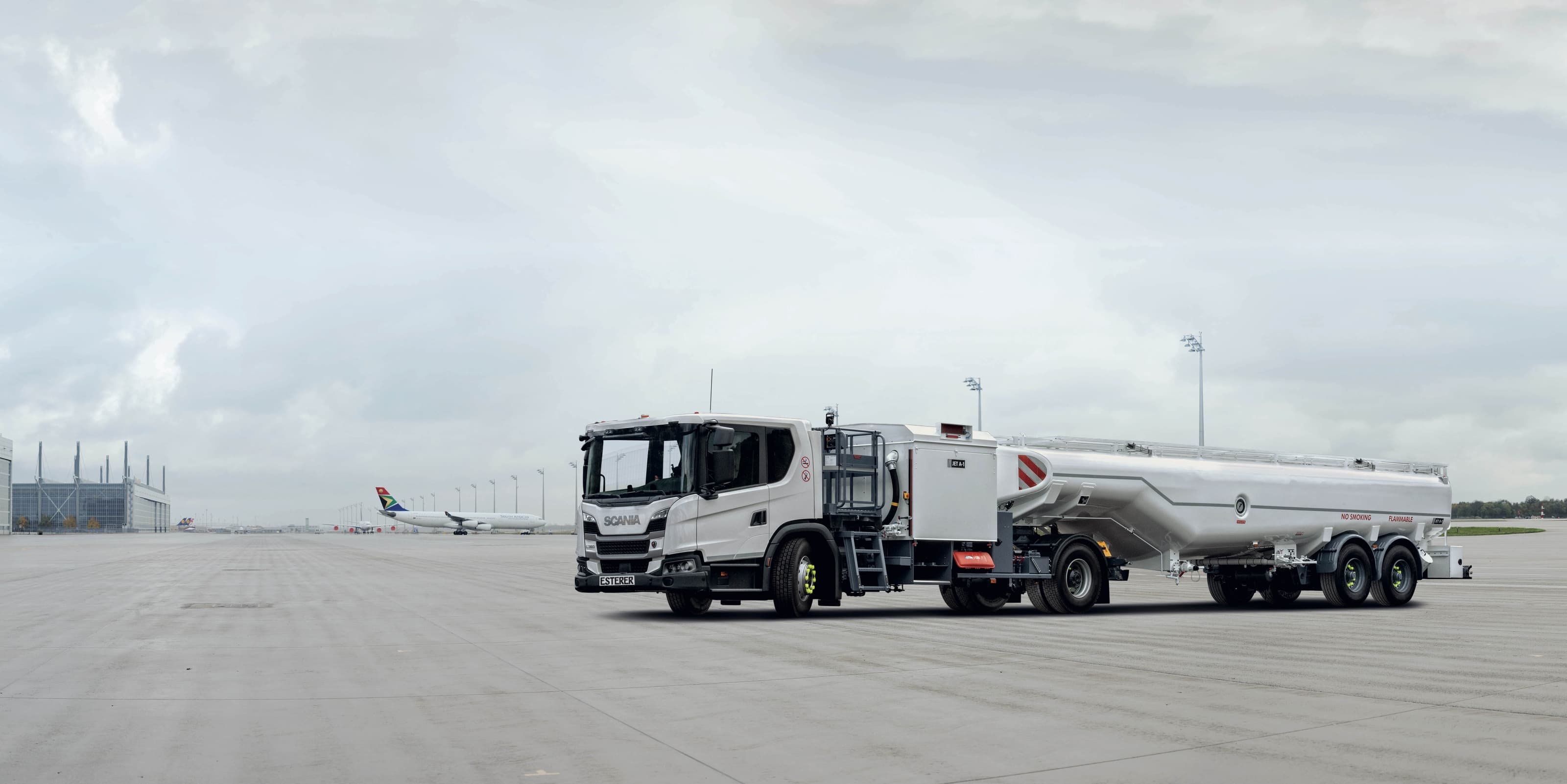 Flugfeld Tanksattel | Esterer Fahrzeugaufbauten