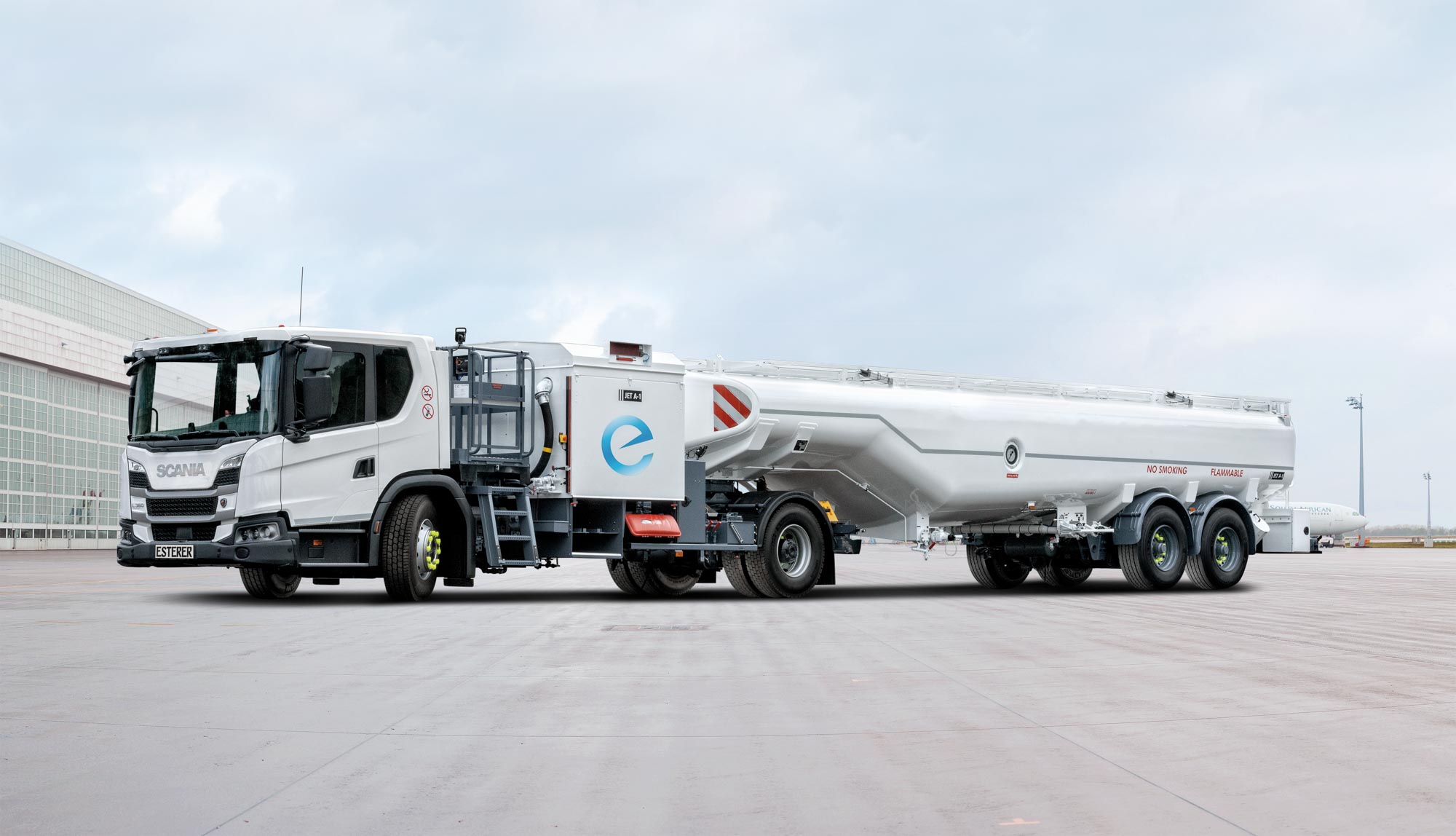 Flugfeld Tanksattel | Esterer Fahrzeugaufbauten