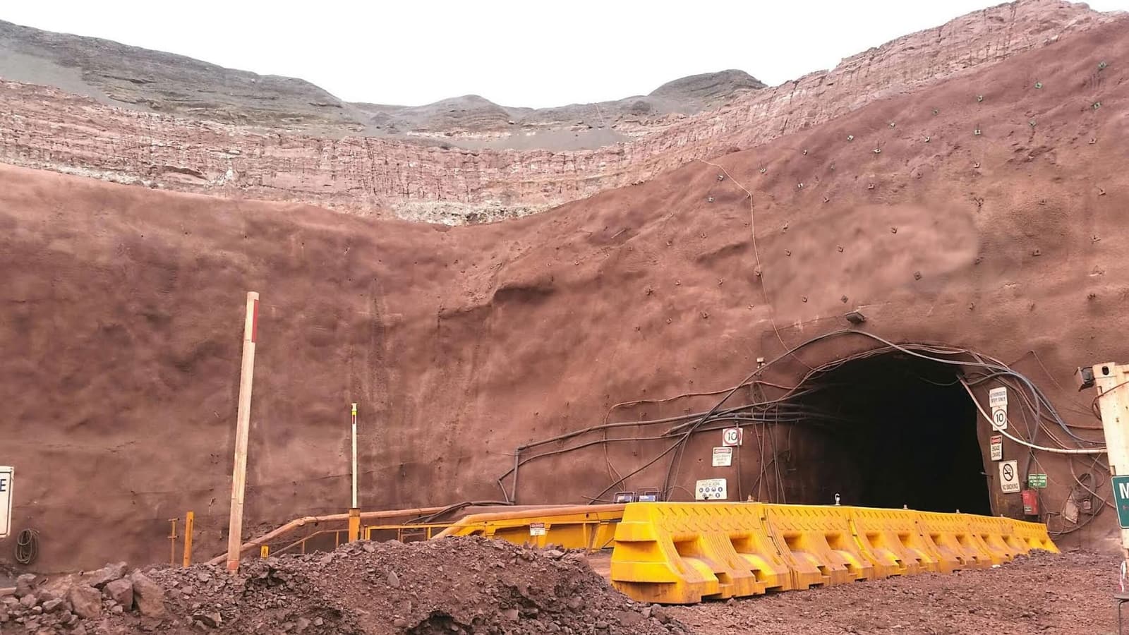 Multi-Bund Lightweight Bunding Solution for Mining | Safescape