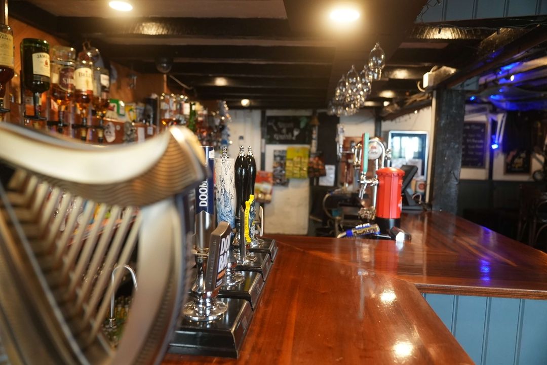 Smugglers Den | Hullbridge | A welcoming, vibrant Members Only pub with ...