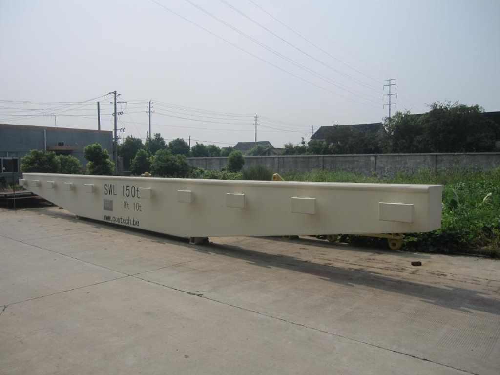 Cargo and container lifting beams and spreaders