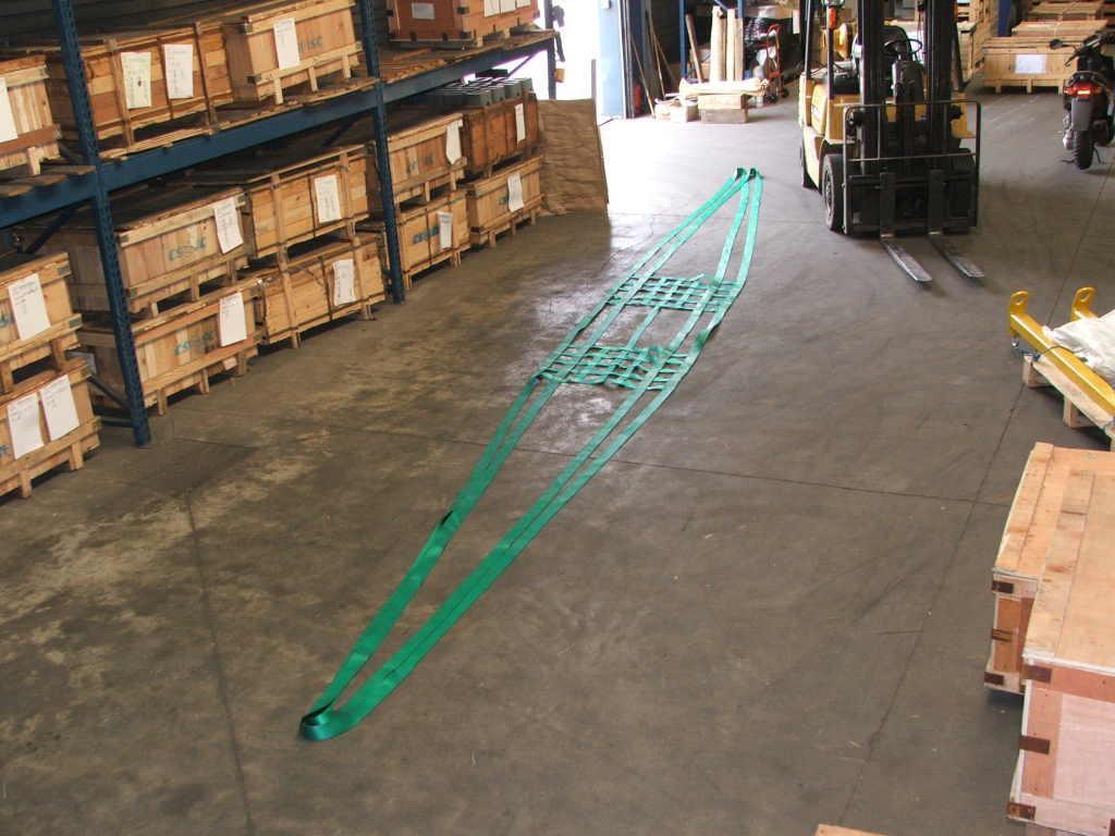 Cargo and container lifting beams and spreaders