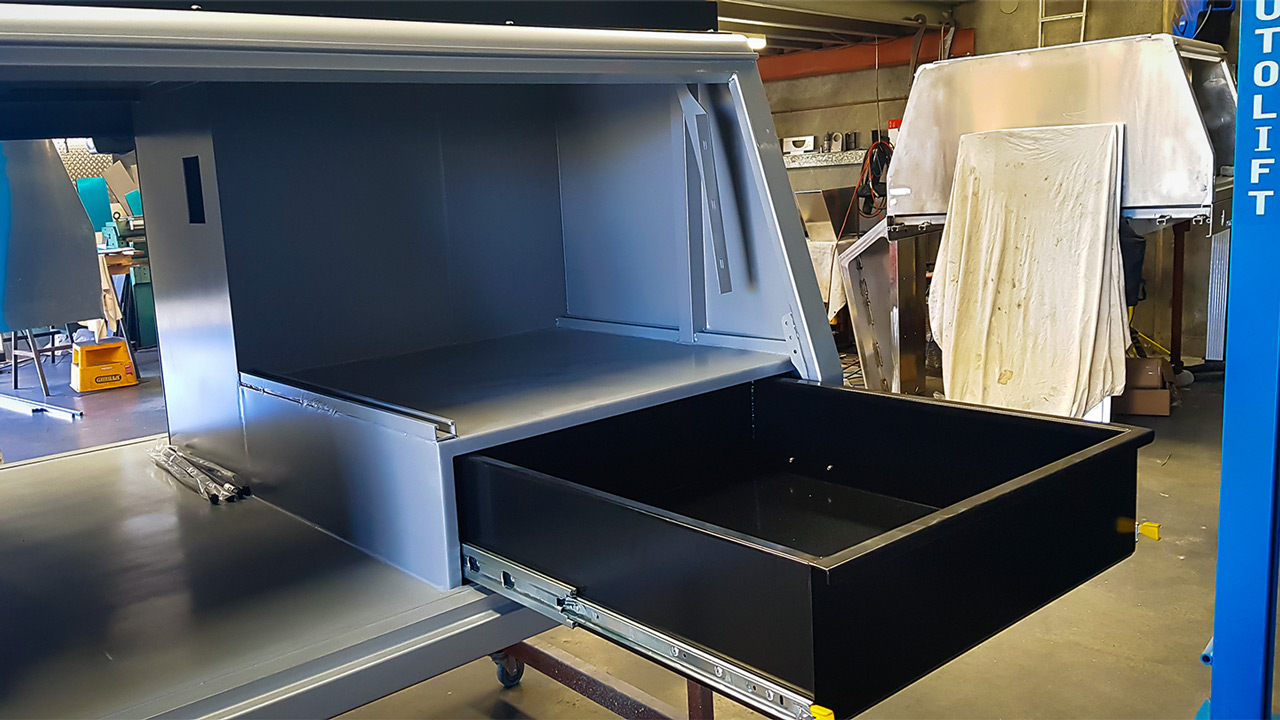 4WD ute trays, canopies, drawers, toolboxes, roof racks